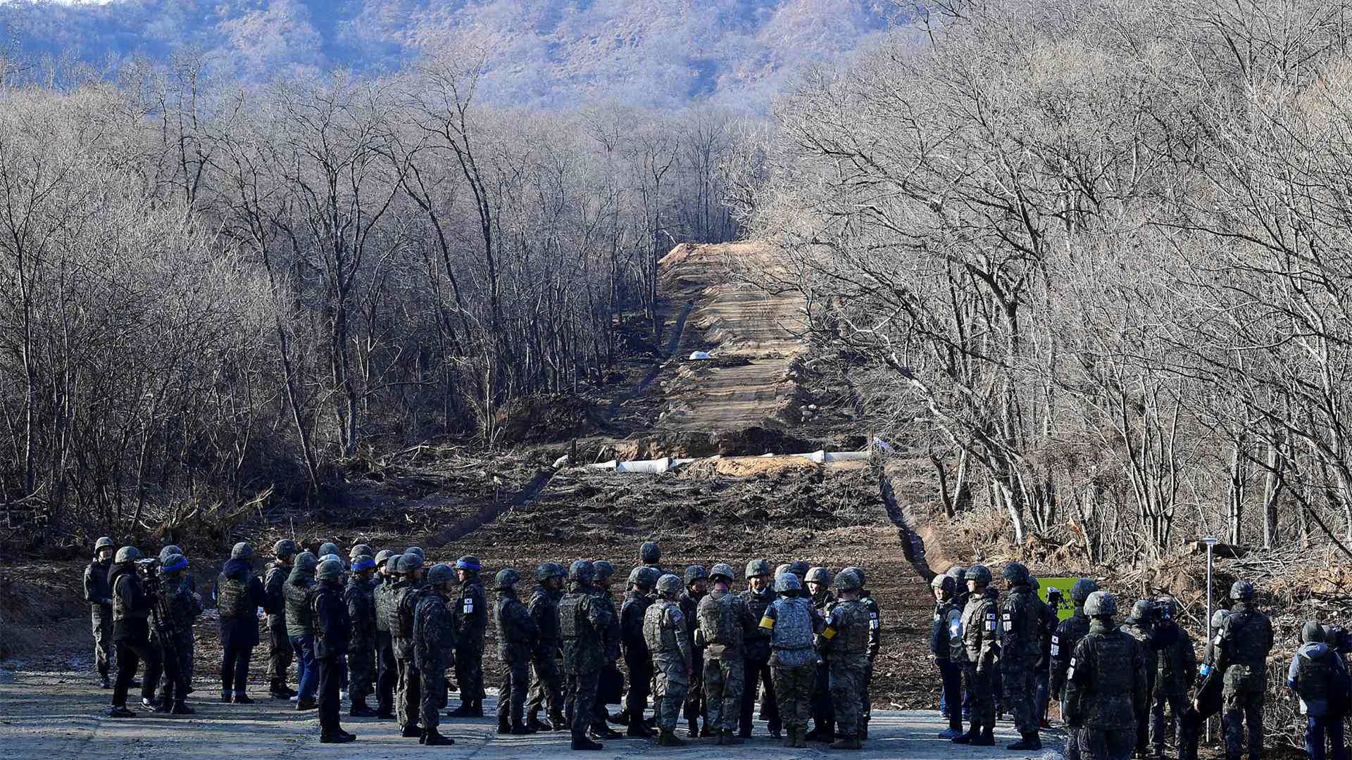 La RPDC et la Corée du Sud ouvre une route de 3 kilomètres dans la zone ...